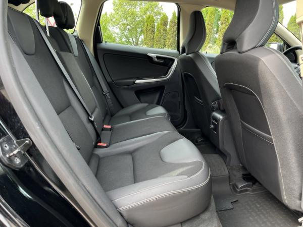 Melns Volvo XC60 2013 Rīga, ar dzinēja tilpumu 2.40 L un nobraukumu 320 tūkst. km par 9590 €, foto 7 vietnē AUTOMOTO.COM.LV