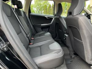 Black Volvo XC60 2013 in Riga, with an engine capacity of 2.40 L and mileage of 320 thousand km for 9590 €, photo 8 on AUTOMOTO.COM.LV