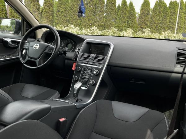 Melns Volvo XC60 2013 Rīga, ar dzinēja tilpumu 2.40 L un nobraukumu 320 tūkst. km par 9590 €, foto 8 vietnē AUTOMOTO.COM.LV