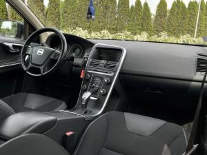 Black Volvo XC60 2013 in Riga, with an engine capacity of 2.40 L and mileage of 320 thousand km for 9590 €, photo 9 on AUTOMOTO.COM.LV
