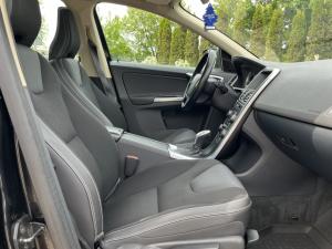 Black Volvo XC60 2013 in Riga, with an engine capacity of 2.40 L and mileage of 320 thousand km for 9590 €, photo 11 on AUTOMOTO.COM.LV