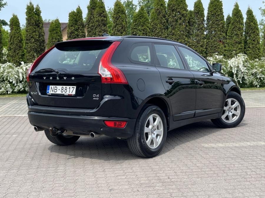 Black Volvo XC60 2013 in Riga, with an engine capacity of 2.40 L and mileage of 320 thousand km for 9590 €, photo 13 on AUTOMOTO.COM.LV