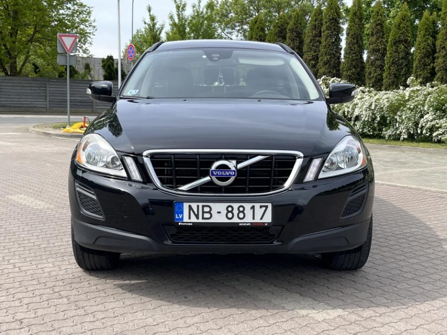 Black Volvo XC60 2013 in Riga, with an engine capacity of 2.40 L and mileage of 320 thousand km for 9590 €, photo 17 on AUTOMOTO.COM.LV
