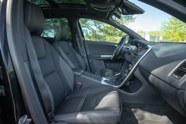 Melns Volvo XC60 2013 Rīga, ar dzinēja tilpumu 2.00 L un nobraukumu 296 tūkst. km par 11000 €, foto 10 vietnē AUTOMOTO.COM.LV