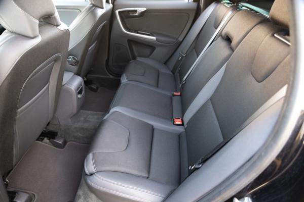 Melns Volvo XC60 2013 Rīga, ar dzinēja tilpumu 2.00 L un nobraukumu 295 tūkst. km par 9990 €, foto 5 vietnē AUTOMOTO.COM.LV