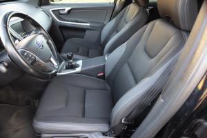 Melns Volvo XC60 2013 Rīga, ar dzinēja tilpumu 2.00 L un nobraukumu 295 tūkst. km par 9990 €, foto 8 vietnē AUTOMOTO.COM.LV