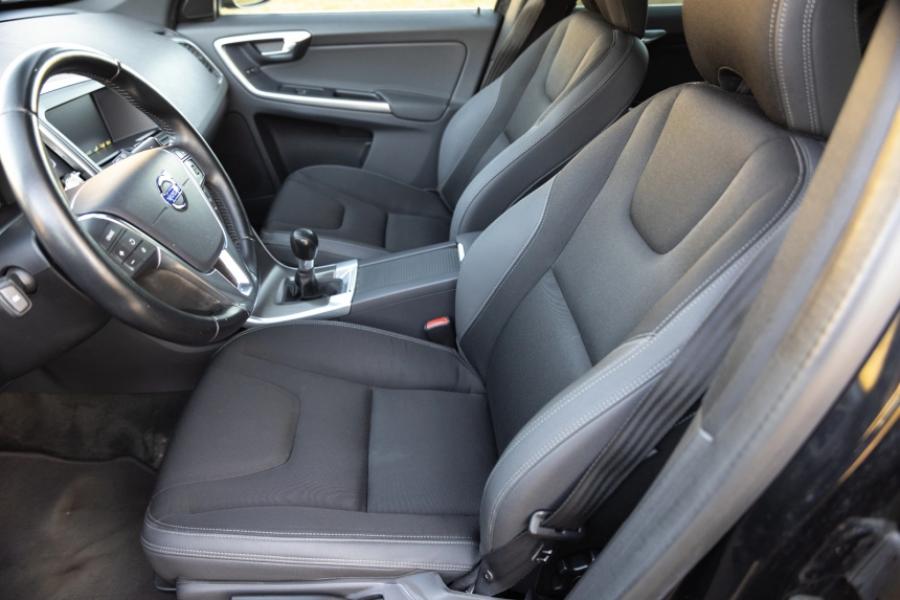 Melns Volvo XC60 2013 Rīga, ar dzinēja tilpumu 2.00 L un nobraukumu 295 tūkst. km par 9990 €, foto 8 vietnē AUTOMOTO.COM.LV
