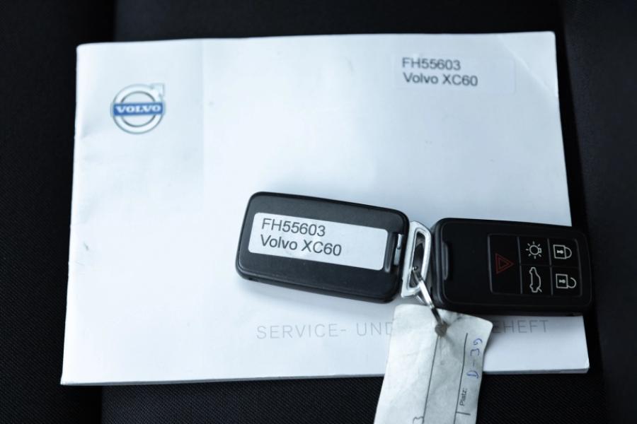 Melns Volvo XC60 2013 Rīga, ar dzinēja tilpumu 2.00 L un nobraukumu 295 tūkst. km par 9990 €, foto 12 vietnē AUTOMOTO.COM.LV