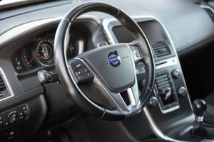 Melns Volvo XC60 2013 Rīga, ar dzinēja tilpumu 2.00 L un nobraukumu 295 tūkst. km par 9990 €, foto 18 vietnē AUTOMOTO.COM.LV