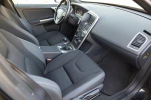 Melns Volvo XC60 2013 Rīga, ar dzinēja tilpumu 2.00 L un nobraukumu 295 tūkst. km par 9990 €, foto 25 vietnē AUTOMOTO.COM.LV