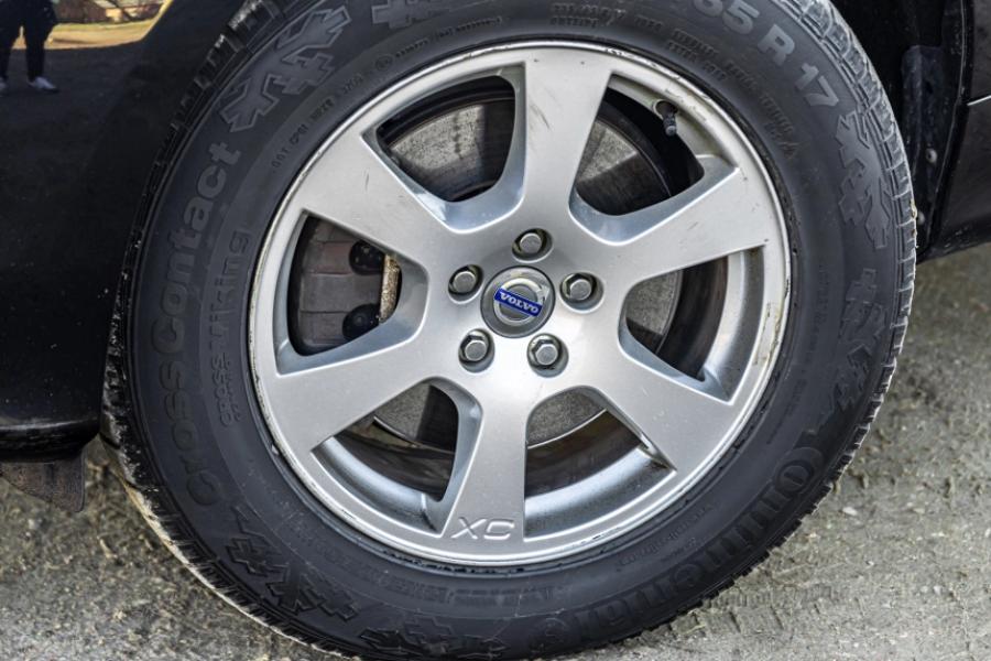 Melns Volvo XC60 2013 Rīga, ar dzinēja tilpumu 2.00 L un nobraukumu 295 tūkst. km par 9990 €, foto 27 vietnē AUTOMOTO.COM.LV
