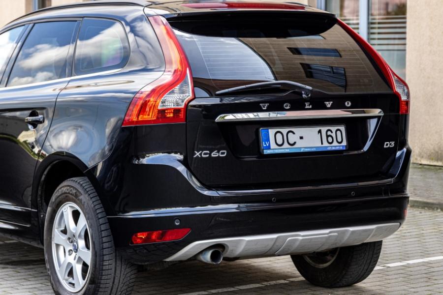 Melns Volvo XC60 2013 Rīga, ar dzinēja tilpumu 2.00 L un nobraukumu 295 tūkst. km par 9990 €, foto 30 vietnē AUTOMOTO.COM.LV