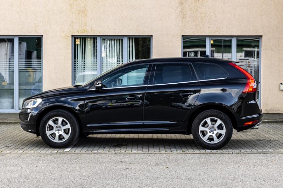 Melns Volvo XC60 2013 Rīga, ar dzinēja tilpumu 2.00 L un nobraukumu 295 tūkst. km par 9990 €, foto 32 vietnē AUTOMOTO.COM.LV