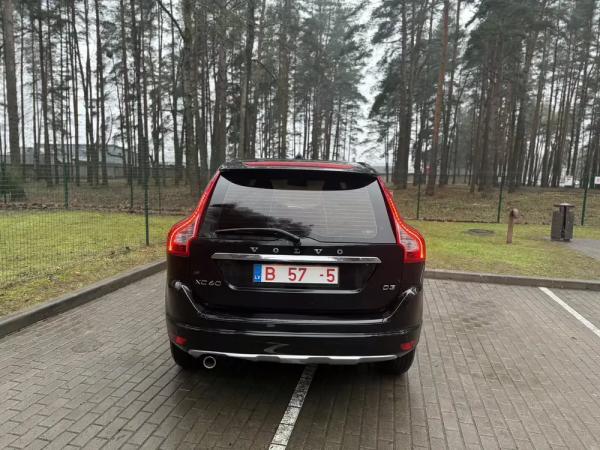 Black Volvo XC60 2013 in Riga, with an engine capacity of 2.40 L and mileage of 212 thousand km for 5000 €, photo 6 on AUTOMOTO.COM.LV