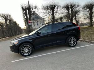 Black Volvo XC60 2013 in Riga, with an engine capacity of 2.00 L and mileage of 283 thousand km for 10190 €, photo 6 on AUTOMOTO.COM.LV