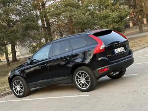 Black Volvo XC60 2013 in Riga, with an engine capacity of 2.00 L and mileage of 283 thousand km for 10190 €, photo 9 on AUTOMOTO.COM.LV