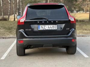 Black Volvo XC60 2013 in Riga, with an engine capacity of 2.00 L and mileage of 283 thousand km for 10190 €, photo 10 on AUTOMOTO.COM.LV