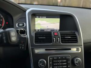 Black Volvo XC60 2013 in Riga, with an engine capacity of 2.00 L and mileage of 283 thousand km for 10190 €, photo 19 on AUTOMOTO.COM.LV