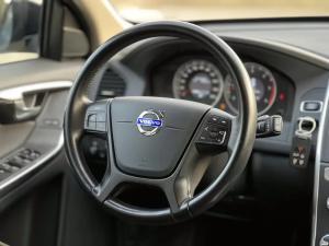 Black Volvo XC60 2013 in Riga, with an engine capacity of 2.00 L and mileage of 283 thousand km for 10190 €, photo 20 on AUTOMOTO.COM.LV