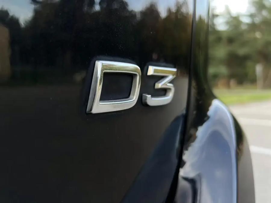 Black Volvo XC60 2013 in Riga, with an engine capacity of 2.00 L and mileage of 283 thousand km for 10190 €, photo 31 on AUTOMOTO.COM.LV