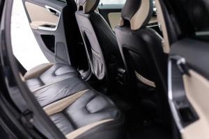 Melns Volvo XC60 2013 Rīga, ar dzinēja tilpumu 2.00 L un nobraukumu 324 tūkst. km par 10250 €, foto 10 vietnē AUTOMOTO.COM.LV