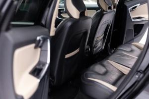 Melns Volvo XC60 2013 Rīga, ar dzinēja tilpumu 2.00 L un nobraukumu 324 tūkst. km par 10250 €, foto 12 vietnē AUTOMOTO.COM.LV