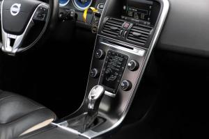 Melns Volvo XC60 2013 Rīga, ar dzinēja tilpumu 2.00 L un nobraukumu 324 tūkst. km par 10250 €, foto 26 vietnē AUTOMOTO.COM.LV