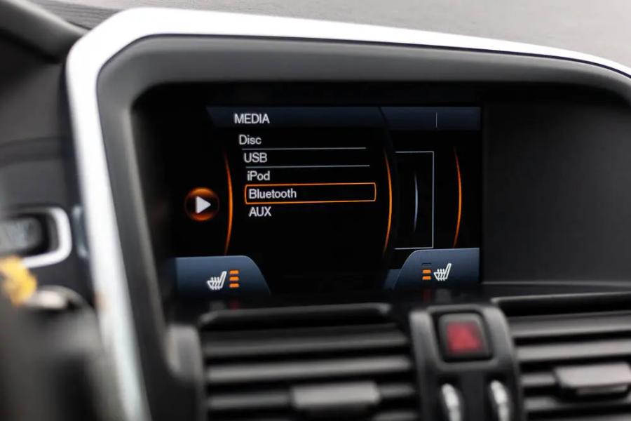 Melns Volvo XC60 2013 Rīga, ar dzinēja tilpumu 2.00 L un nobraukumu 324 tūkst. km par 10250 €, foto 27 vietnē AUTOMOTO.COM.LV