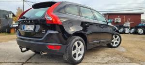Black Volvo XC60 2013 in Riga, with an engine capacity of 2.40 L and mileage of 235 thousand km for 11990 €, photo 3 on AUTOMOTO.COM.LV