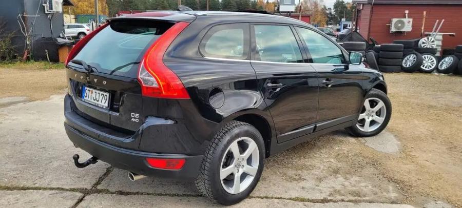 Black Volvo XC60 2013 in Riga, with an engine capacity of 2.40 L and mileage of 235 thousand km for 11990 €, photo 7 on AUTOMOTO.COM.LV
