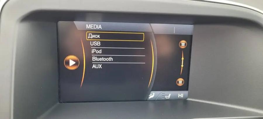 Black Volvo XC60 2013 in Riga, with an engine capacity of 2.40 L and mileage of 235 thousand km for 11990 €, photo 33 on AUTOMOTO.COM.LV