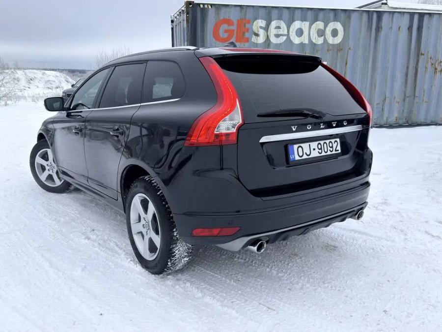 Melns Volvo XC60 2013 Rīga, ar dzinēja tilpumu 2.40 L un nobraukumu 217 tūkst. km par 14495 €, foto 3 vietnē AUTOMOTO.COM.LV
