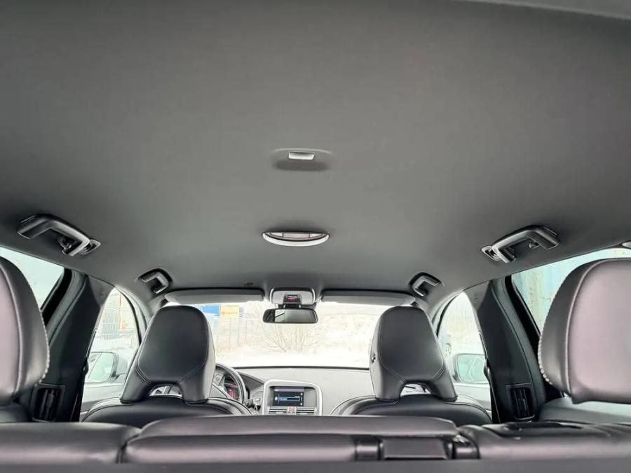 Melns Volvo XC60 2013 Rīga, ar dzinēja tilpumu 2.40 L un nobraukumu 217 tūkst. km par 14495 €, foto 8 vietnē AUTOMOTO.COM.LV