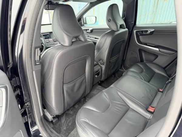 Melns Volvo XC60 2013 Rīga, ar dzinēja tilpumu 2.40 L un nobraukumu 217 tūkst. km par 14495 €, foto 10 vietnē AUTOMOTO.COM.LV