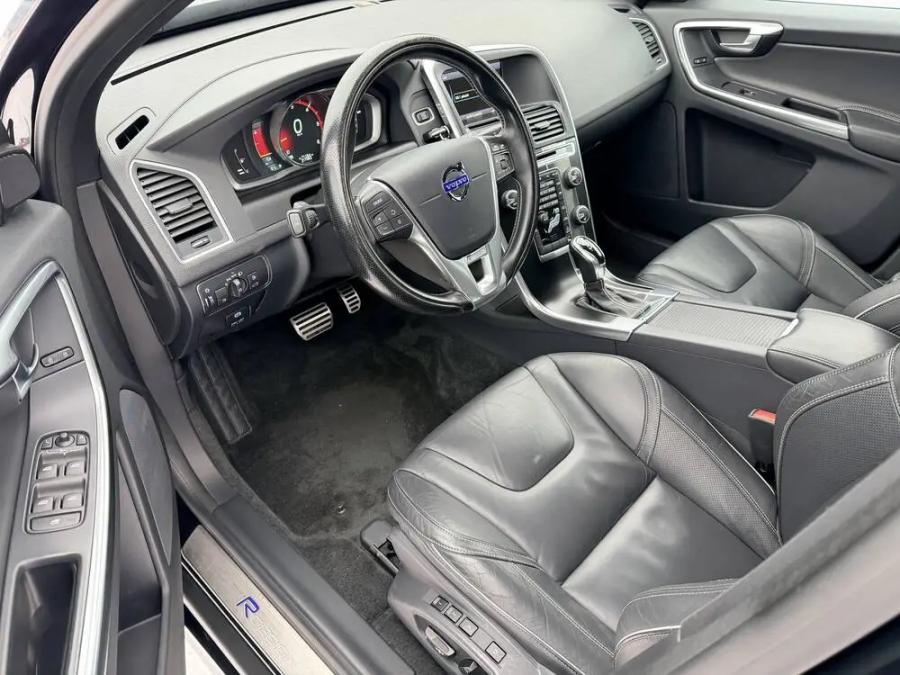 Melns Volvo XC60 2013 Rīga, ar dzinēja tilpumu 2.40 L un nobraukumu 217 tūkst. km par 14495 €, foto 12 vietnē AUTOMOTO.COM.LV