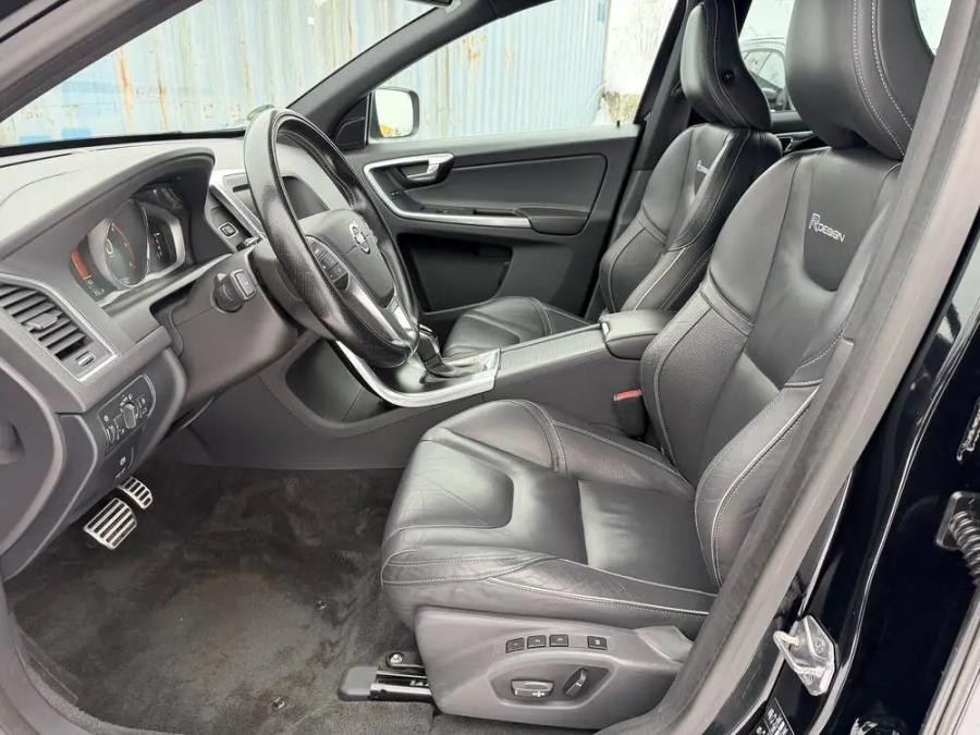 Melns Volvo XC60 2013 Rīga, ar dzinēja tilpumu 2.40 L un nobraukumu 217 tūkst. km par 14495 €, foto 13 vietnē AUTOMOTO.COM.LV