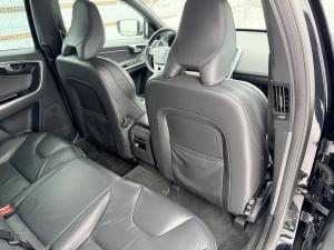 Melns Volvo XC60 2013 Rīga, ar dzinēja tilpumu 2.40 L un nobraukumu 217 tūkst. km par 14495 €, foto 17 vietnē AUTOMOTO.COM.LV