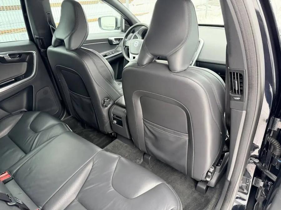 Melns Volvo XC60 2013 Rīga, ar dzinēja tilpumu 2.40 L un nobraukumu 217 tūkst. km par 14495 €, foto 17 vietnē AUTOMOTO.COM.LV