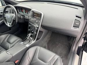 Melns Volvo XC60 2013 Rīga, ar dzinēja tilpumu 2.40 L un nobraukumu 217 tūkst. km par 14495 €, foto 20 vietnē AUTOMOTO.COM.LV
