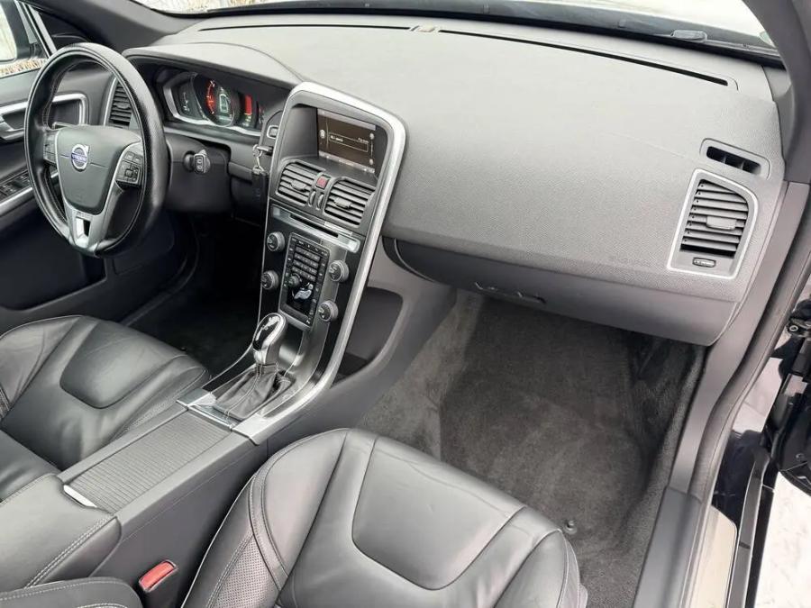 Melns Volvo XC60 2013 Rīga, ar dzinēja tilpumu 2.40 L un nobraukumu 217 tūkst. km par 14495 €, foto 20 vietnē AUTOMOTO.COM.LV