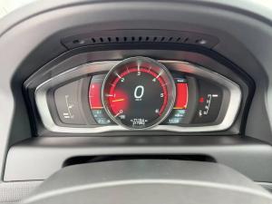 Melns Volvo XC60 2013 Rīga, ar dzinēja tilpumu 2.40 L un nobraukumu 217 tūkst. km par 14495 €, foto 22 vietnē AUTOMOTO.COM.LV