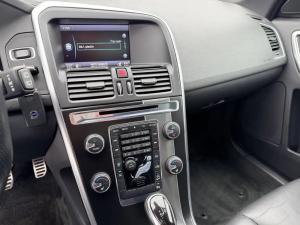 Melns Volvo XC60 2013 Rīga, ar dzinēja tilpumu 2.40 L un nobraukumu 217 tūkst. km par 14495 €, foto 23 vietnē AUTOMOTO.COM.LV