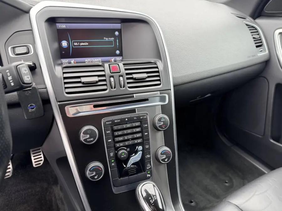 Melns Volvo XC60 2013 Rīga, ar dzinēja tilpumu 2.40 L un nobraukumu 217 tūkst. km par 14495 €, foto 23 vietnē AUTOMOTO.COM.LV