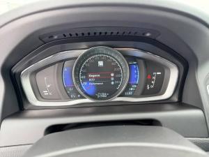 Melns Volvo XC60 2013 Rīga, ar dzinēja tilpumu 2.40 L un nobraukumu 217 tūkst. km par 14495 €, foto 24 vietnē AUTOMOTO.COM.LV