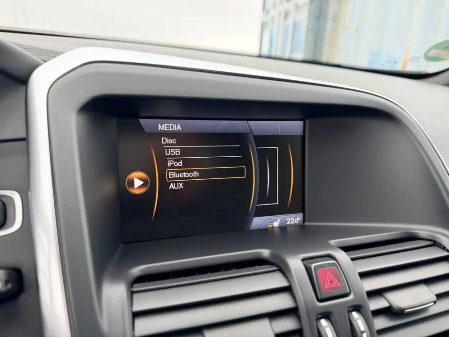 Melns Volvo XC60 2013 Rīga, ar dzinēja tilpumu 2.40 L un nobraukumu 217 tūkst. km par 14495 €, foto 26 vietnē AUTOMOTO.COM.LV