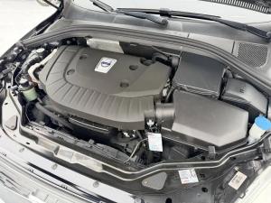Melns Volvo XC60 2013 Rīga, ar dzinēja tilpumu 2.40 L un nobraukumu 217 tūkst. km par 14495 €, foto 30 vietnē AUTOMOTO.COM.LV