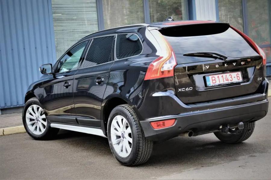 Black Volvo XC60 2013 in Riga, with an engine capacity of 2.00 L and mileage of 259 thousand km for 4500 €, photo 7 on AUTOMOTO.COM.LV