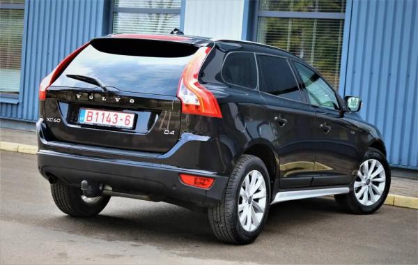 Melns Volvo XC60 2013 Rīga, ar dzinēja tilpumu 2.00 L un nobraukumu 259 tūkst. km par 4500 €, foto 7 vietnē AUTOMOTO.COM.LV