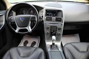 Black Volvo XC60 2013 in Riga, with an engine capacity of 2.00 L and mileage of 259 thousand km for 4500 €, photo 9 on AUTOMOTO.COM.LV