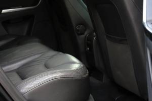 Black Volvo XC60 2013 in Riga, with an engine capacity of 2.00 L and mileage of 259 thousand km for 4500 €, photo 14 on AUTOMOTO.COM.LV